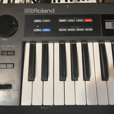 Roland Alpha Juno-1 49-Key Programmable Polyphonic Roland Alpha Juno-1 49-Key Programmable Polyphonic