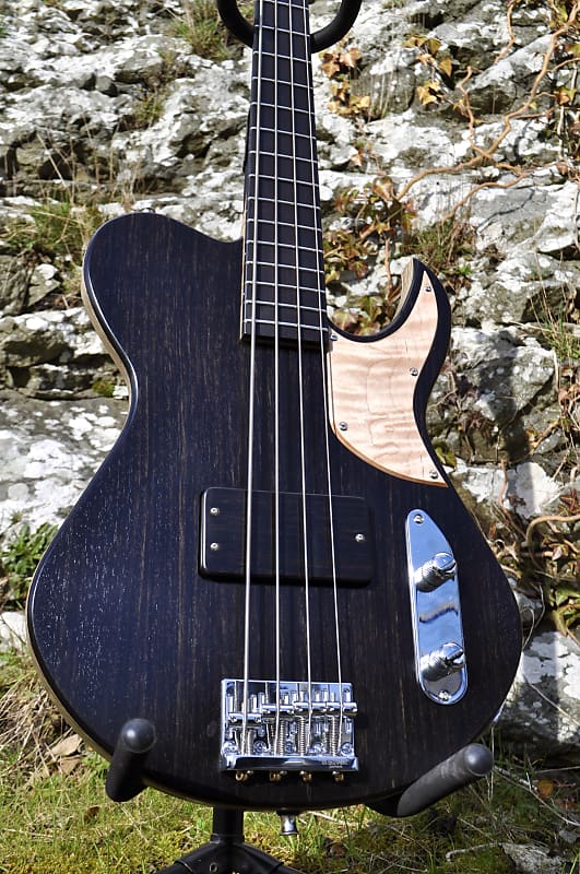 Manton Customs Echo MK II Medium 32" Scale Tele Bass | Reverb UK