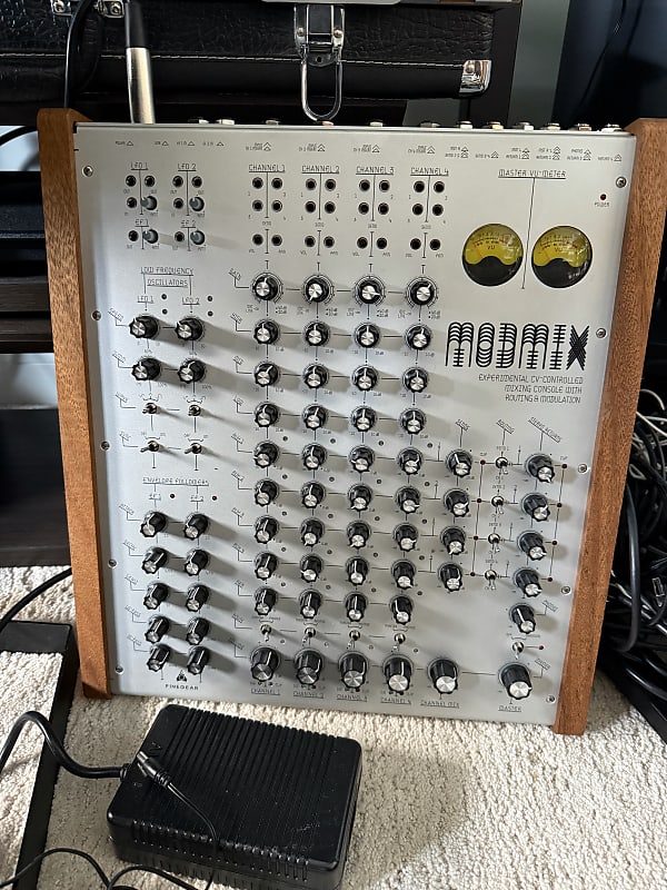 Finegear Modmix 4-Channel Experimental Mixing Console | Reverb
