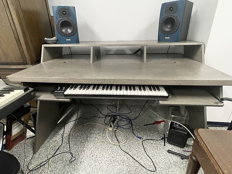 Output Platform Studio Desk 2020 - Gray | Reverb