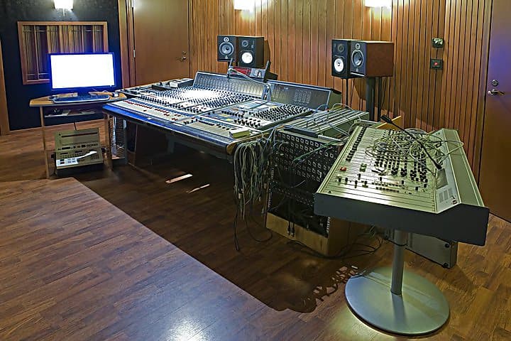 Neve 8108 32 channel Mixing console | Reverb UK