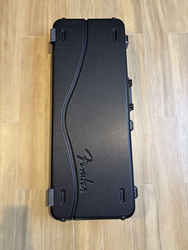 Fender Deluxe Molded Case Strat / Tele Stratocaster | Reverb