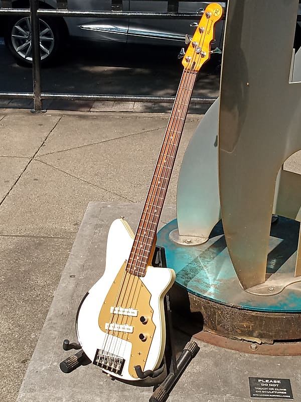 🎸For Sale: Vintage 1999 Reverend Rumblefish R5L 5-String Bass | Reverb