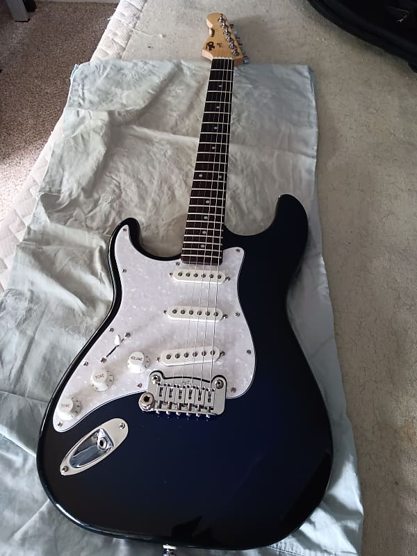 G&L Legacy Left Handed Mint and gig case & FREE Digitech | Reverb