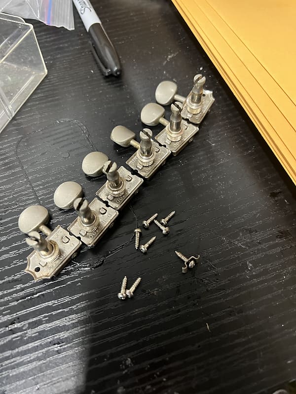 Fender Single Line Kluson Tuners Vintage String tree | Reverb