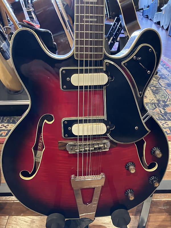 Univox Custom 1960s - Red burst | Reverb