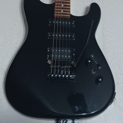 The Xenomorph III Alien themed guitar/playable artwork from | Reverb