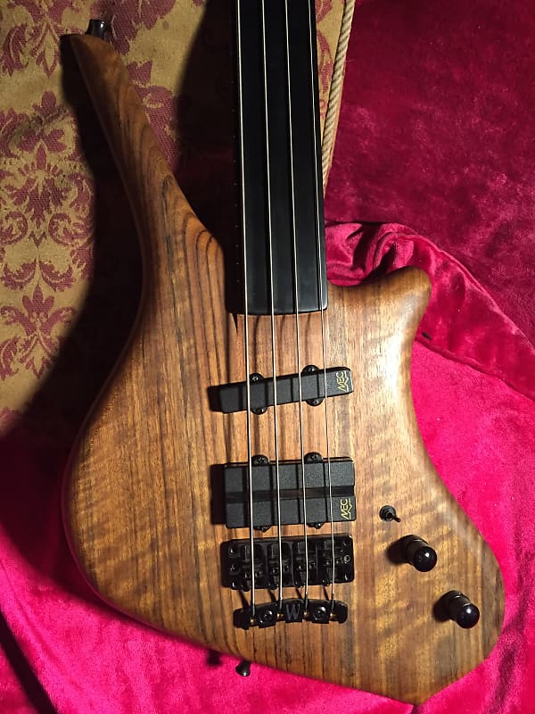Warwick Dolphin Pro I 2013 Fretless Bass Near Mint Germany | Reverb UK