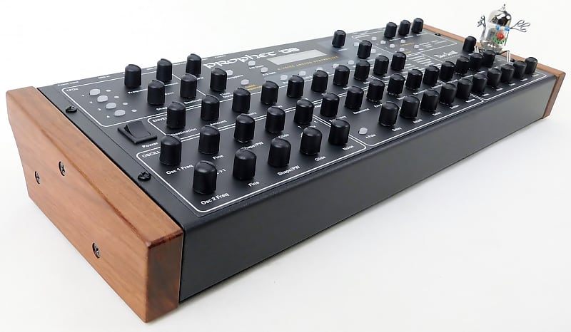 DSI Sequential Prophet 08 PE Synthesizer Desktop + Wie Neu | Reverb UK