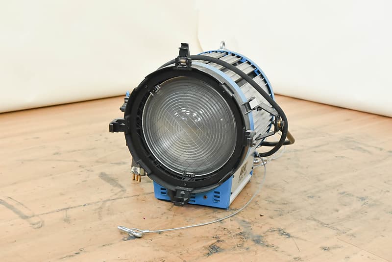 ARRI Studio 5000 Tungsten Fresnel Spotlight CG00WKQ | Reverb Canada