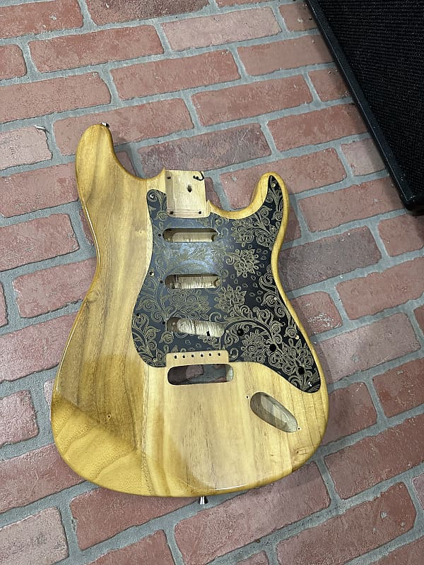 Strat Body Logan Designs Bakelite Pickguard | Reverb