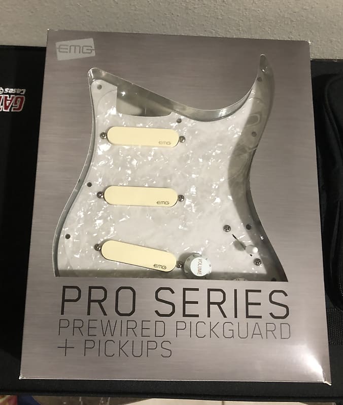 EMG DG20 David Gilmour Pre-Wired Loaded Strat Pickguard | Reverb