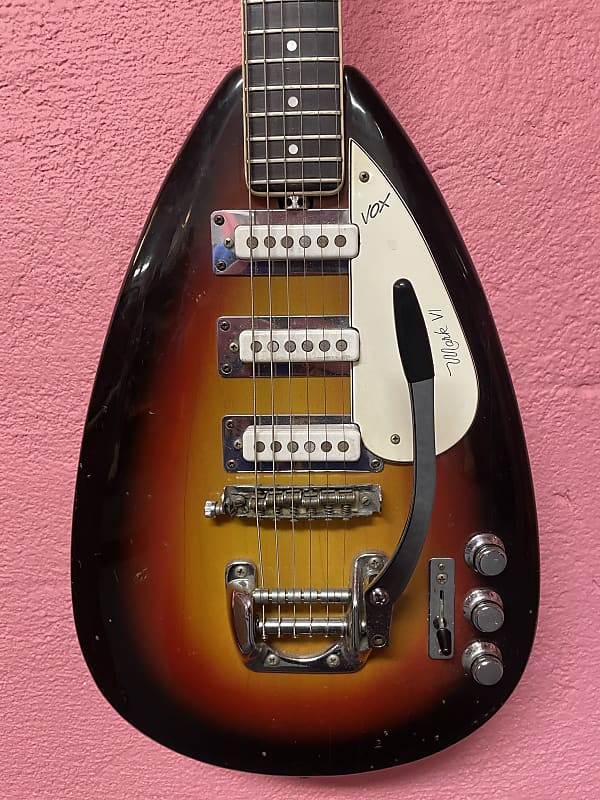 Vox Mark VI Solidbody Sunburst 1966 w/Vox Hard Shell Case | Reverb