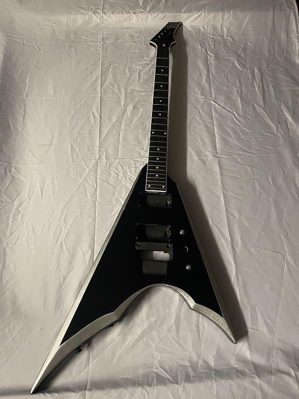 Agile Reaper Custom 625 Husk Flying V 2016 Black | Reverb