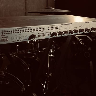 Audient Sumo 16 Channel Summing Mixer | Reverb UK