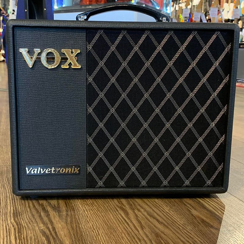 Vox VT20X Valvetronix 20 Watt Hybrid Modelling Combo, USED | Reverb