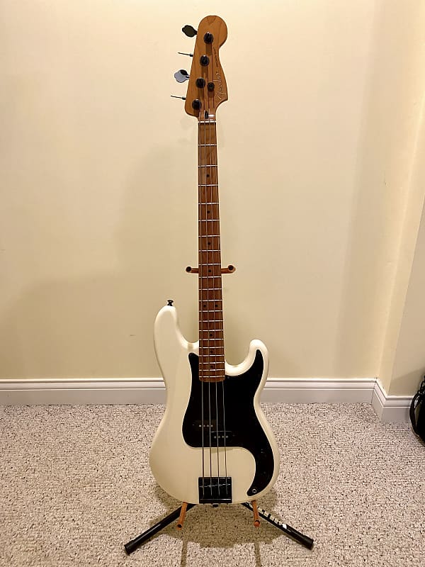 Fender Custom DIY Fender P-Bass with Fender Gig Bag 2019 - | Reverb
