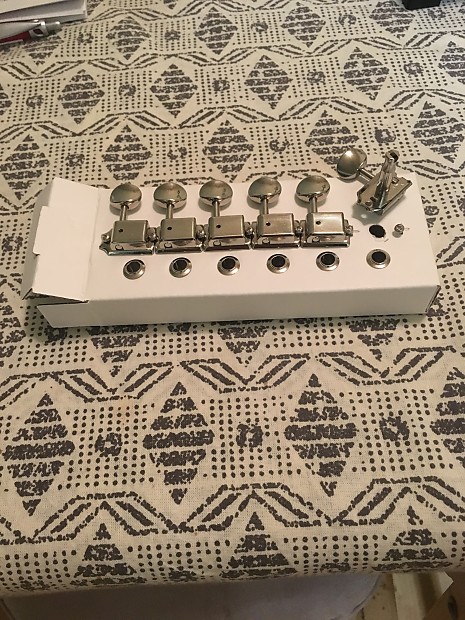 Fender 6 In-line Safety Post Tuners | Reverb