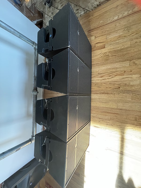 Mackie HDA (Each) line array system | Reverb