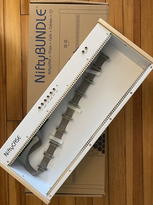 cre8audio Nifty Case 2020 White with real wood side cheeks | Reverb