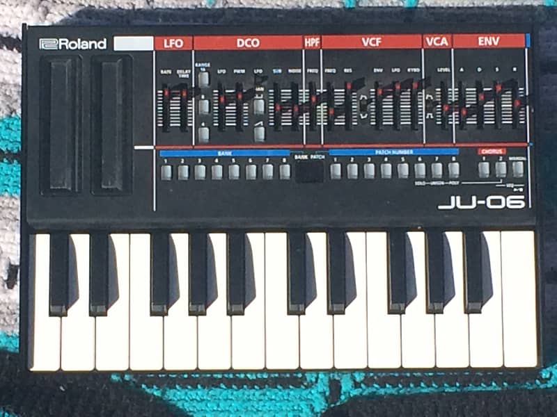 Roland Boutique Series JU-06 with K-25m Keyboard | Reverb UK