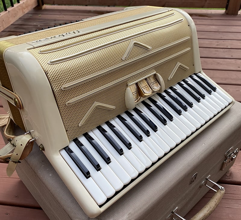 Hohner Model 81 Caprani Accordion 1960s Cream | Reverb