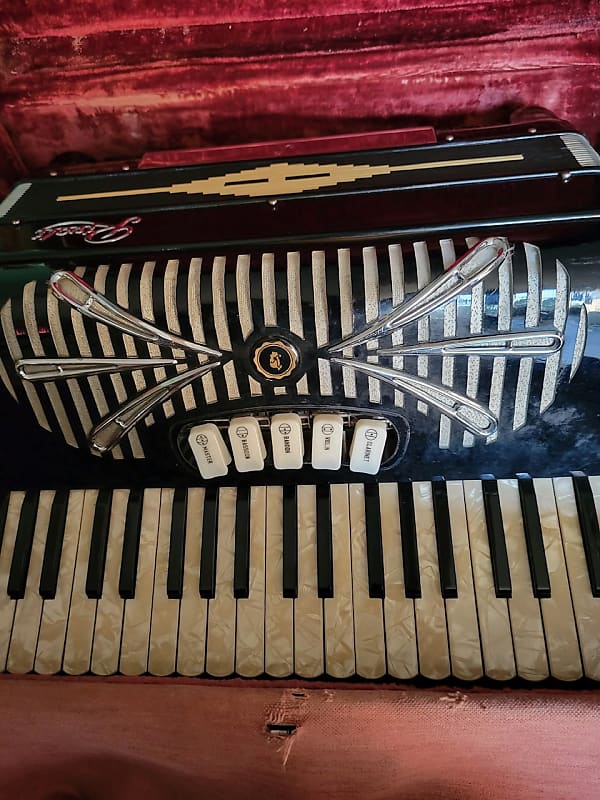 Rivoli -Sonola R342 - Black | Reverb