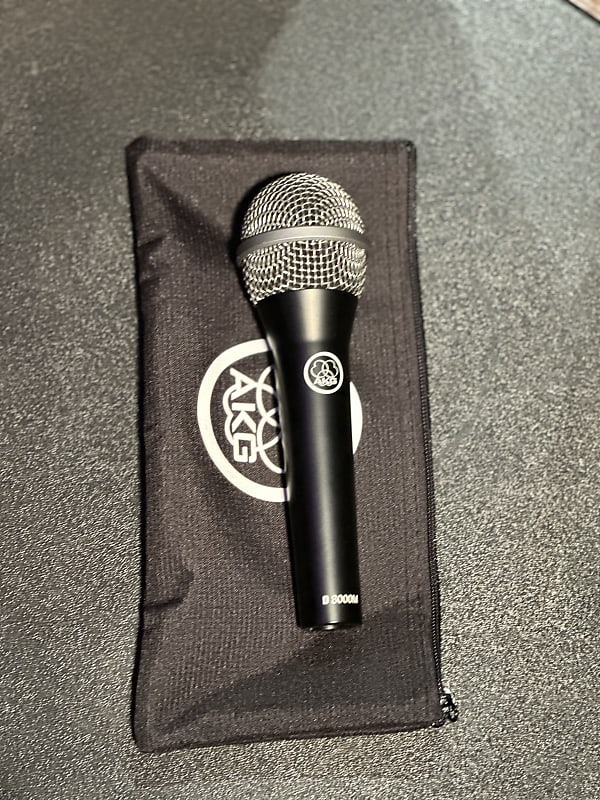 AKG D 8000M | Reverb
