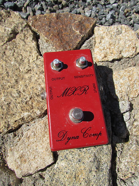 MXR Dyna Comp Script Logo 1970's Red | Reverb UK