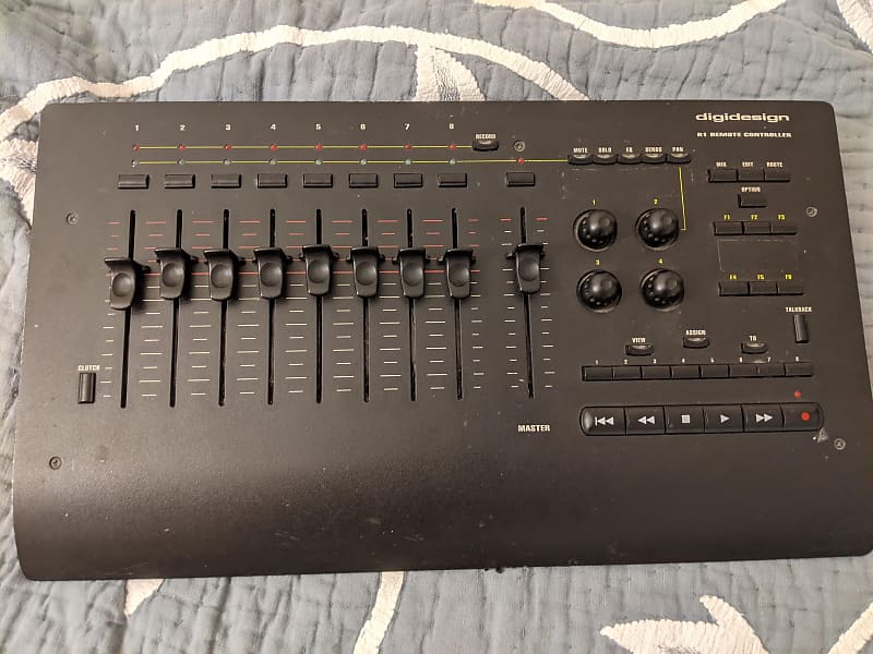 DIGIDESIGN DIGIDESIGN R1 REMOTE midi controller/mixer | Reverb