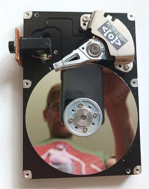 Hard Disk Sub bass synth | Reverb