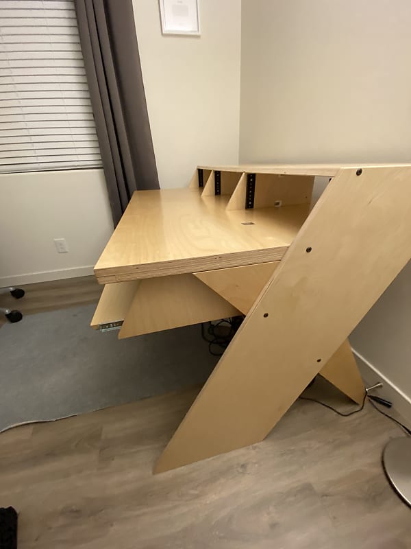 Output Platform Desk 2019 - Clean Finish | Reverb