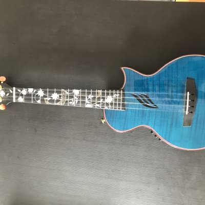 Enya EUT-E6 Electric Tenor Ukulele flamed maple in blue - | Reverb UK