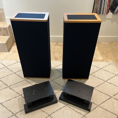 Vandersteen Model 2C Floor Speakers (with Stands) | Reverb