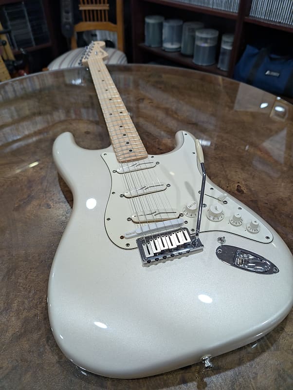 Fender ROLAND VG STRATOCASTER Early 90s - Metallic Pearl | Reverb