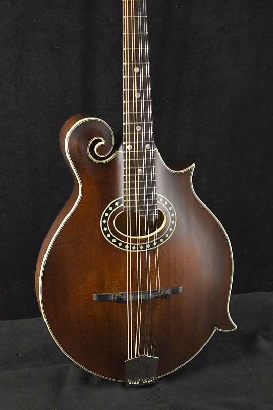 Mint Eastman MD314 F-Style Oval-Hole Mandolin Classic Finish | Reverb