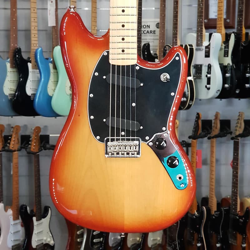 Fender Player Mustang Sunburst | Reverb