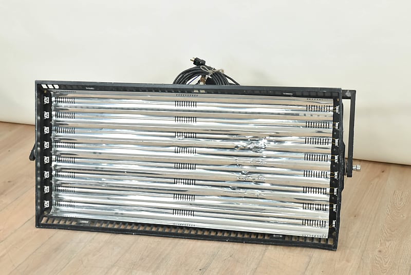 Kino Flo Image 80 DMX Light Fixture (No Lamps) CG006E5 | Reverb