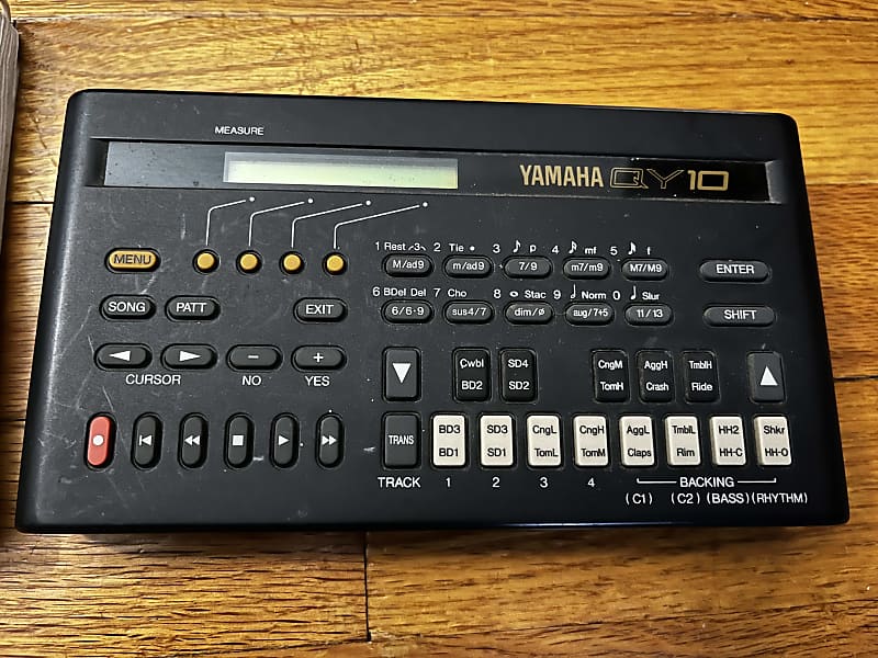Yamaha QY10 1990 - plastic | Reverb