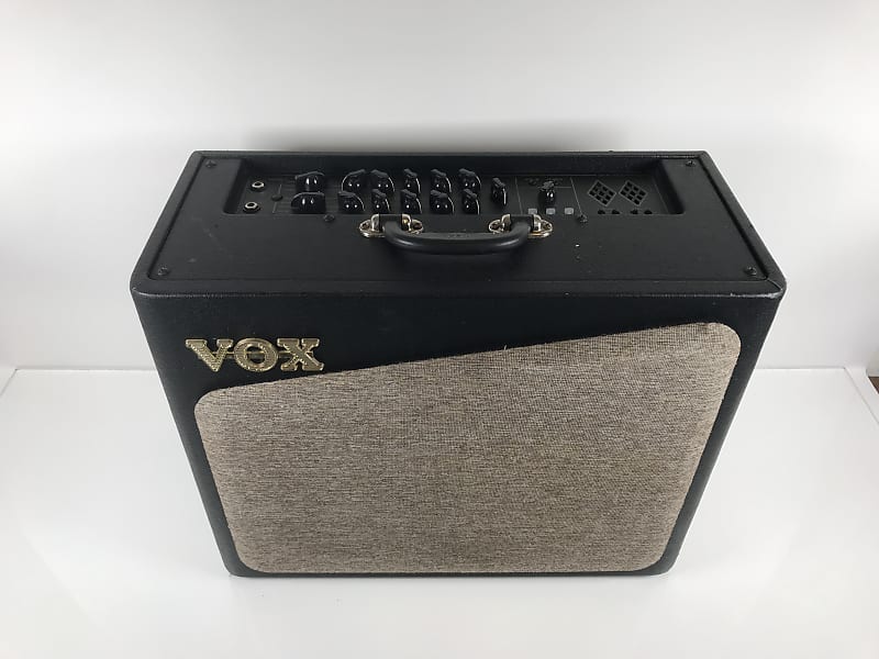 Vox AV30 - 30-watt 1x10" Analog Valve Modeling Amplifier | Reverb UK