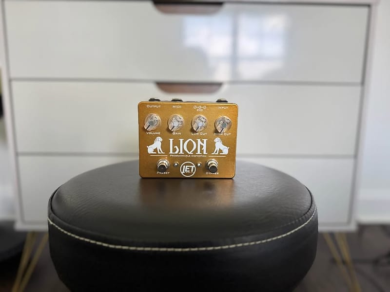 Jet Pedals Lion Programmable Distortion - Gold Sparkle | Reverb