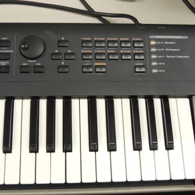 Roland XP-30 With Gigbag & Owner's Manual [Three Wave Music] | Reverb