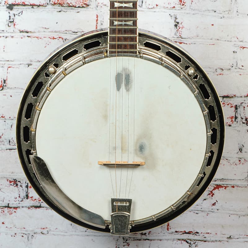 Saga - Bowtie 5 String Banjo - w/HSC - x2249 - USED | Reverb