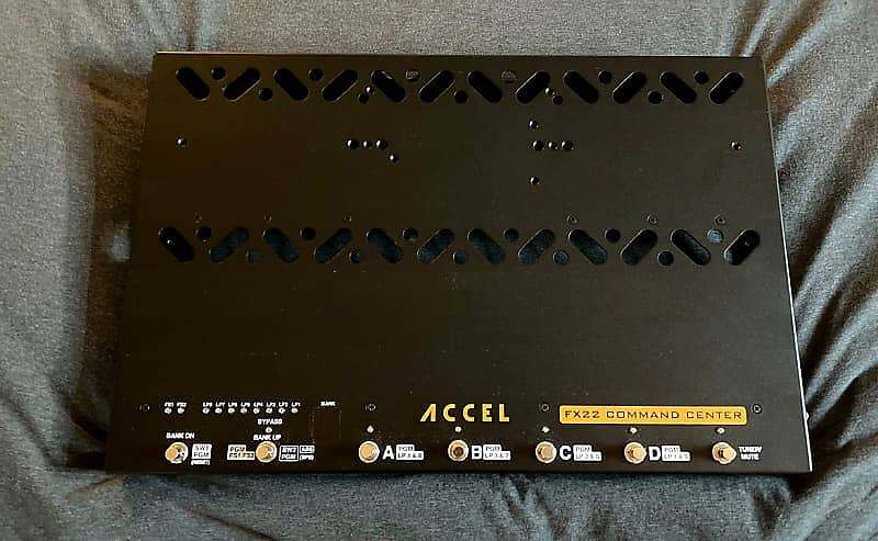 Accel FX22 Pedalboard with Programmable built in Loop | Reverb