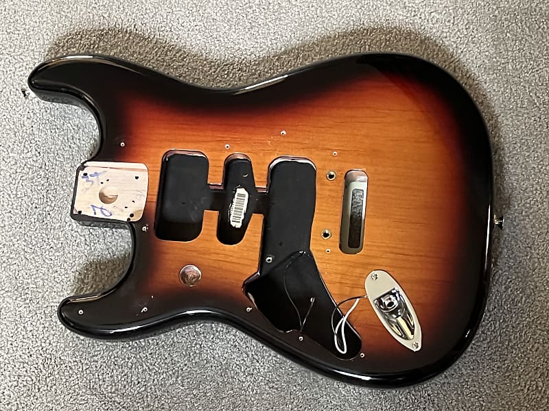 lefty Fender Player Plus Stratocaster guitar body | Reverb España