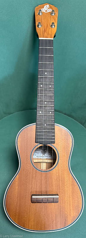LoPrinzi CM-C Solid Mahogany Concert and Case | Reverb