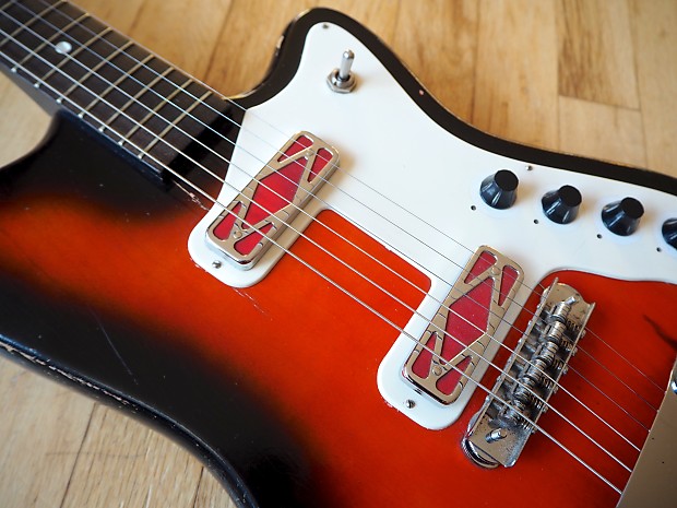 1967 Silvertone 14772 Silhouette Vintage Guitar DeArmond Red 1967 Silvertone 14772 Silhouette Vintage Guitar DeArmond Red