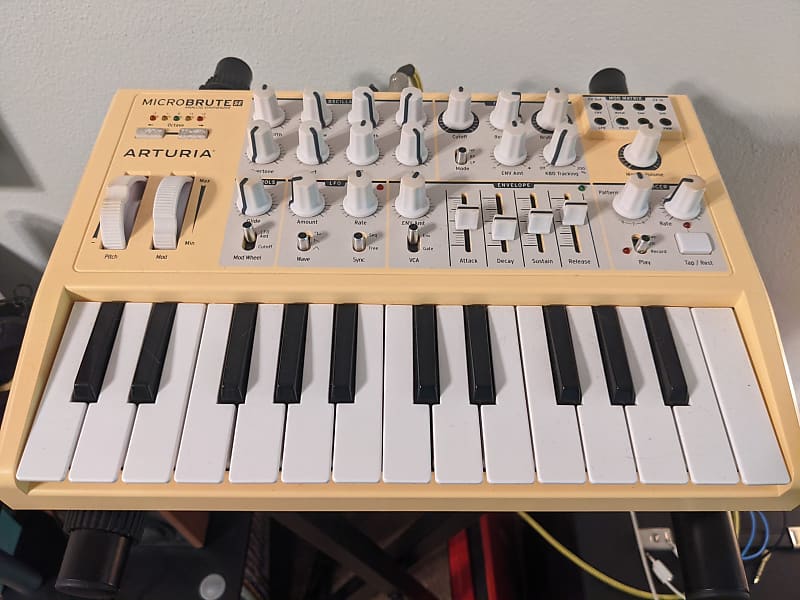 Arturia Microbrute SE 25-Key Synthesizer | Reverb