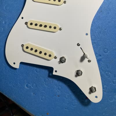 USA Fender Stratocaster pickguard (loaded) 2000s White | Reverb