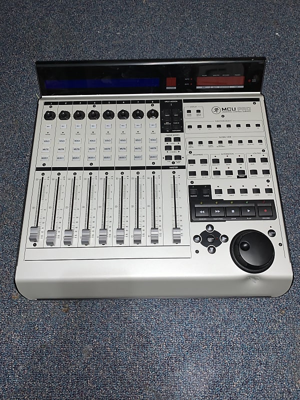 Mackie MCU Pro set | Reverb